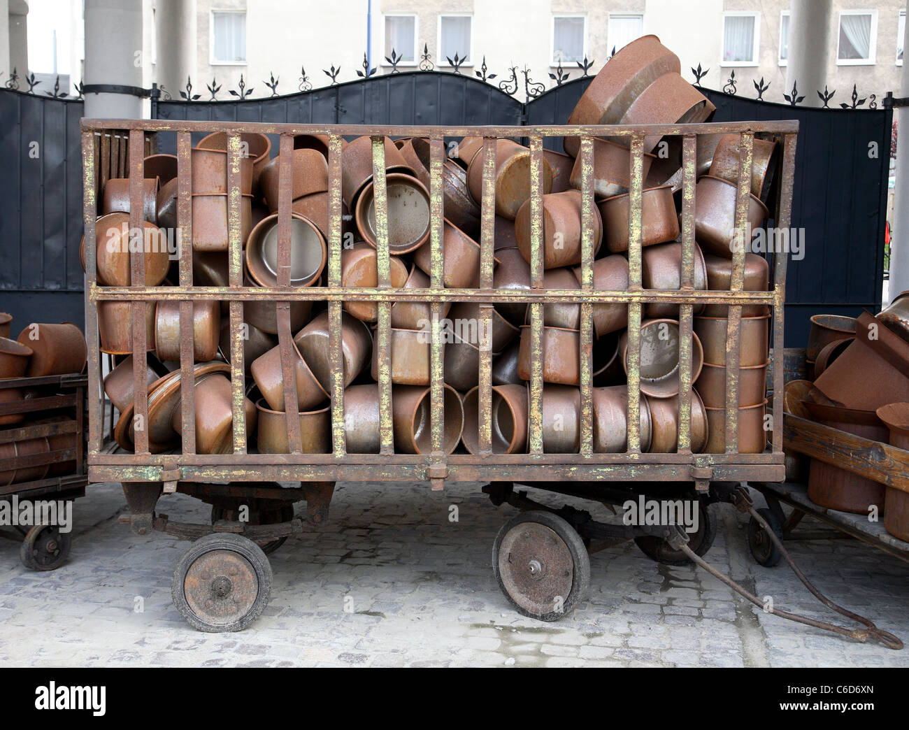 Museum pots hi-res stock photography and images - Alamy
