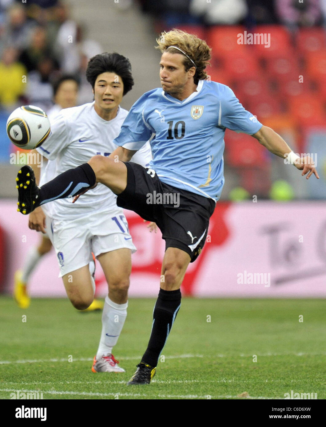 Diego Forlan 2010 FIFA World Cup - Uruguay 2-1 South Korea - Nelson ...