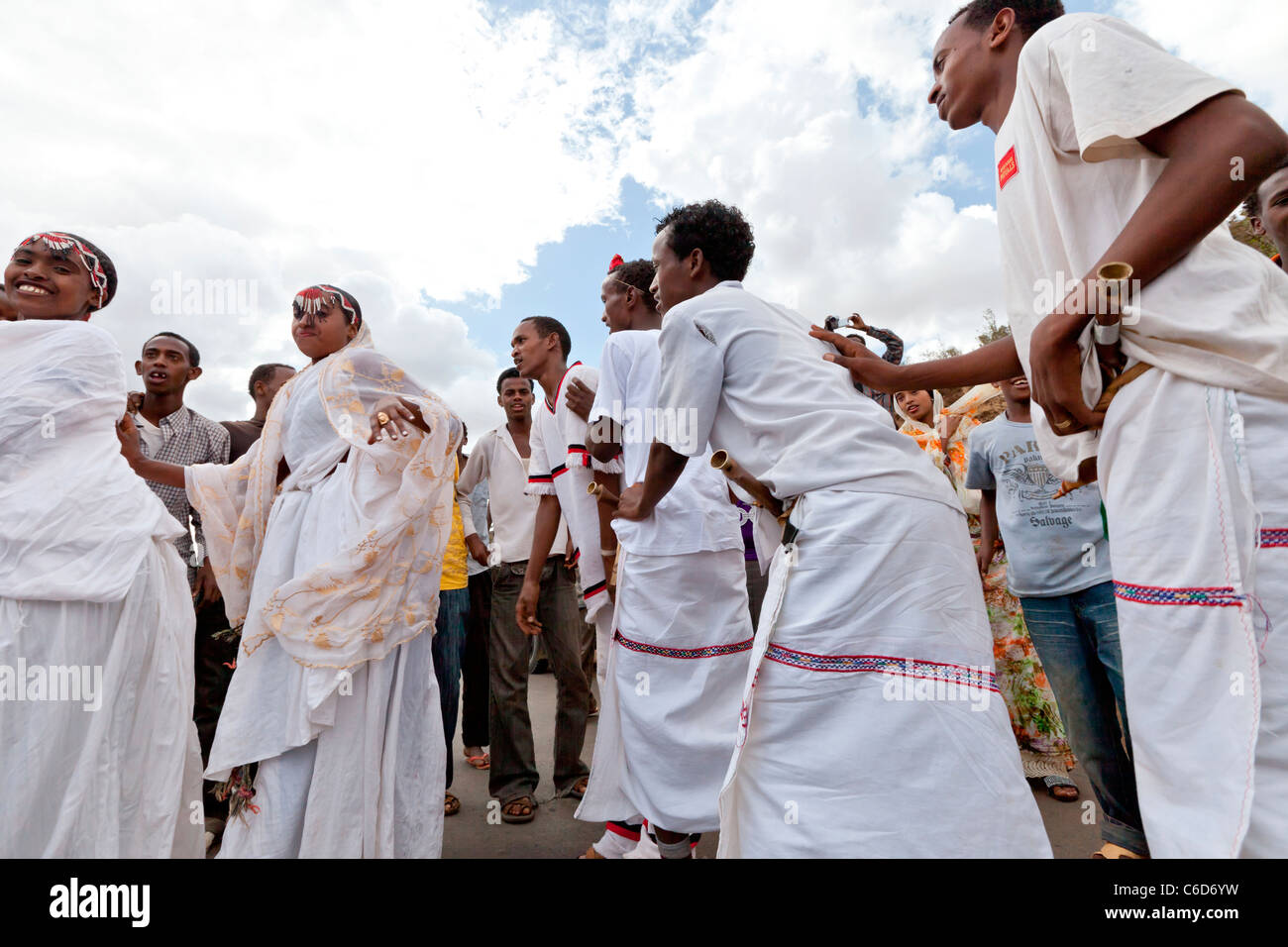 Traditional wedding celebrations taking place on the road to Harar in ...