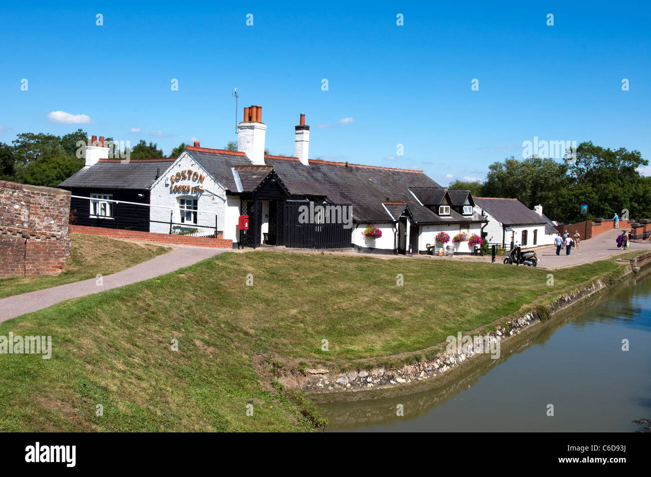 Foxton lock inn hi-res stock photography and images - Alamy