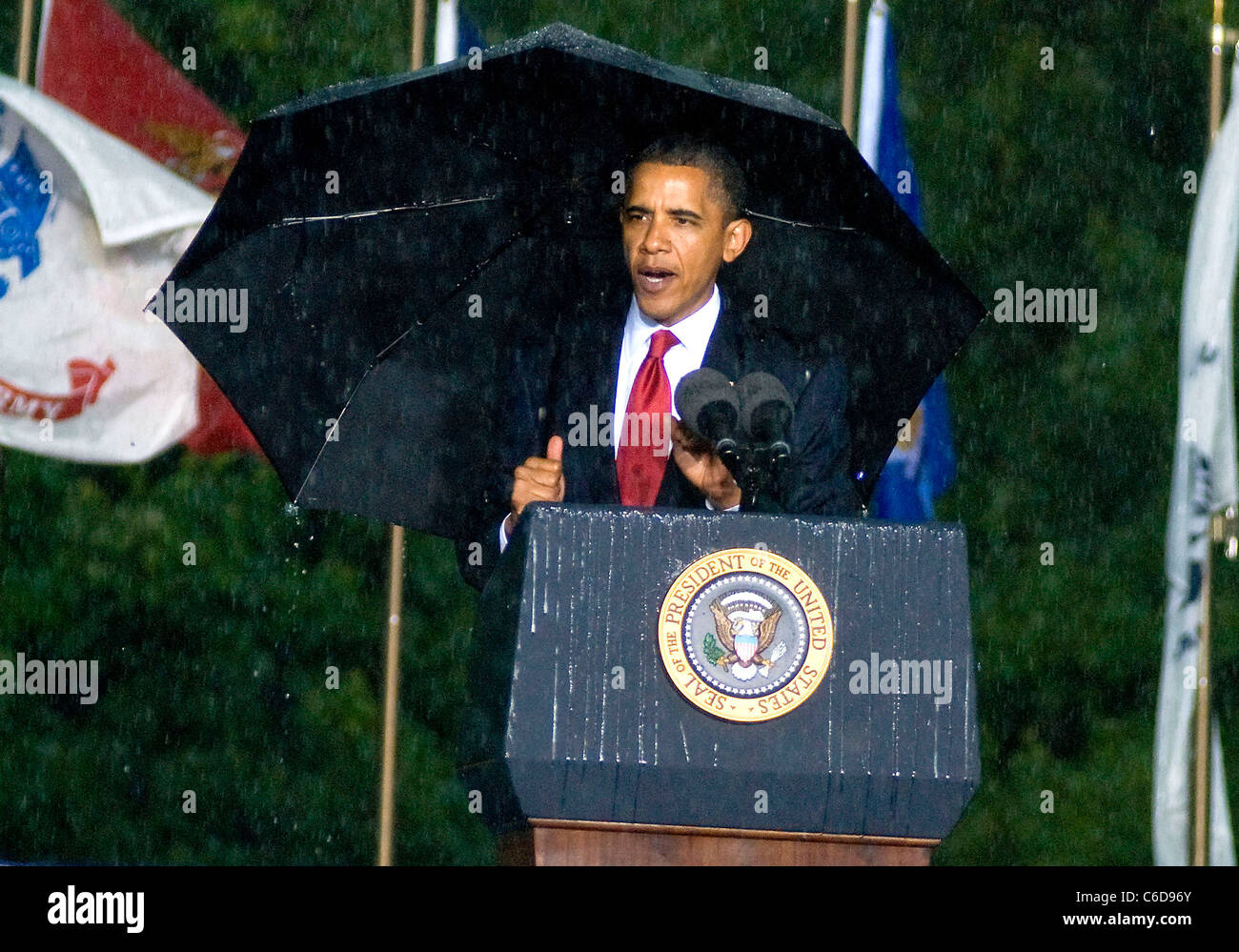 Torrential rain, lightning, thunder and strong winds forced President ...