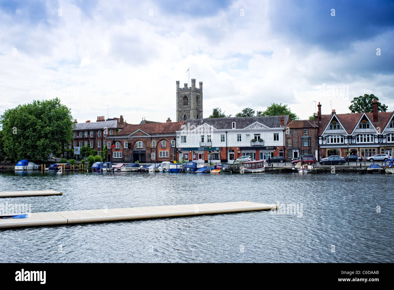 Henley regatta hi-res stock photography and images - Alamy