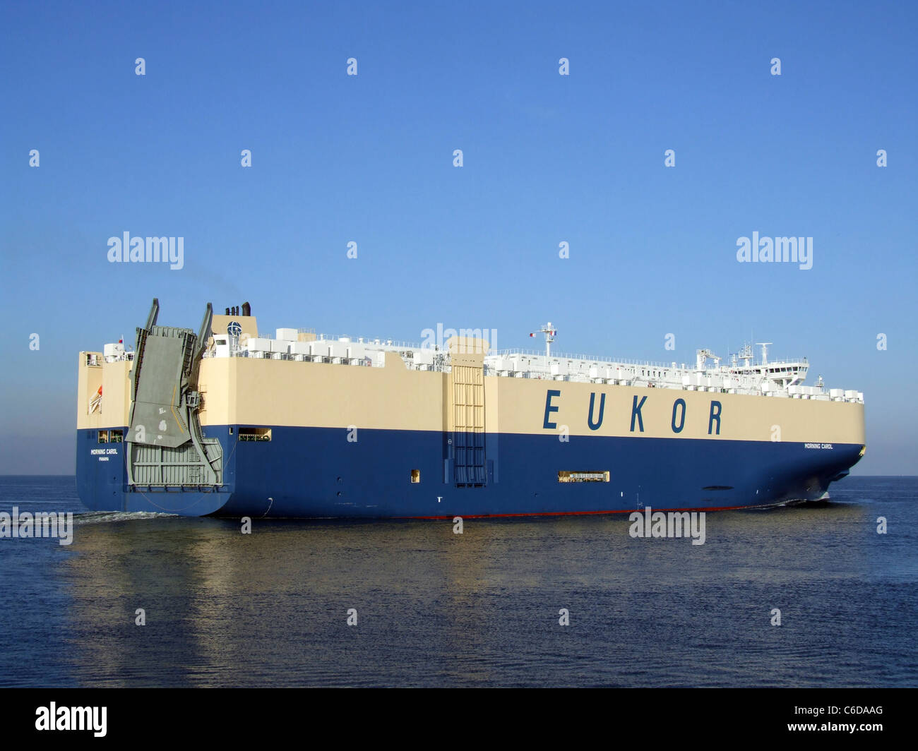 Car transporter ships hi-res stock photography and images - Alamy