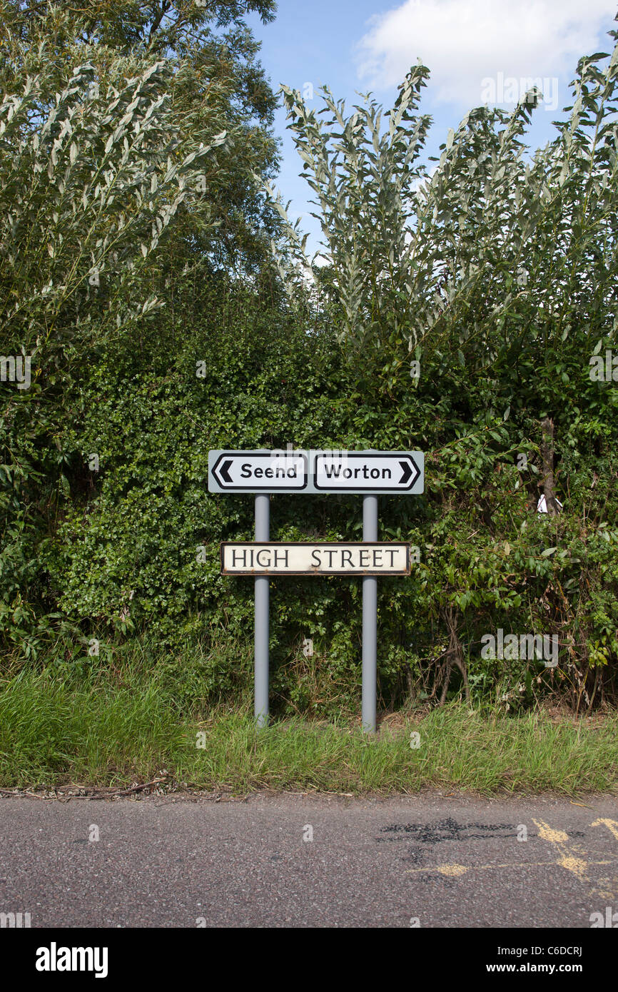High Street Road Sign Between Seend and Worton Stock Photo - Alamy