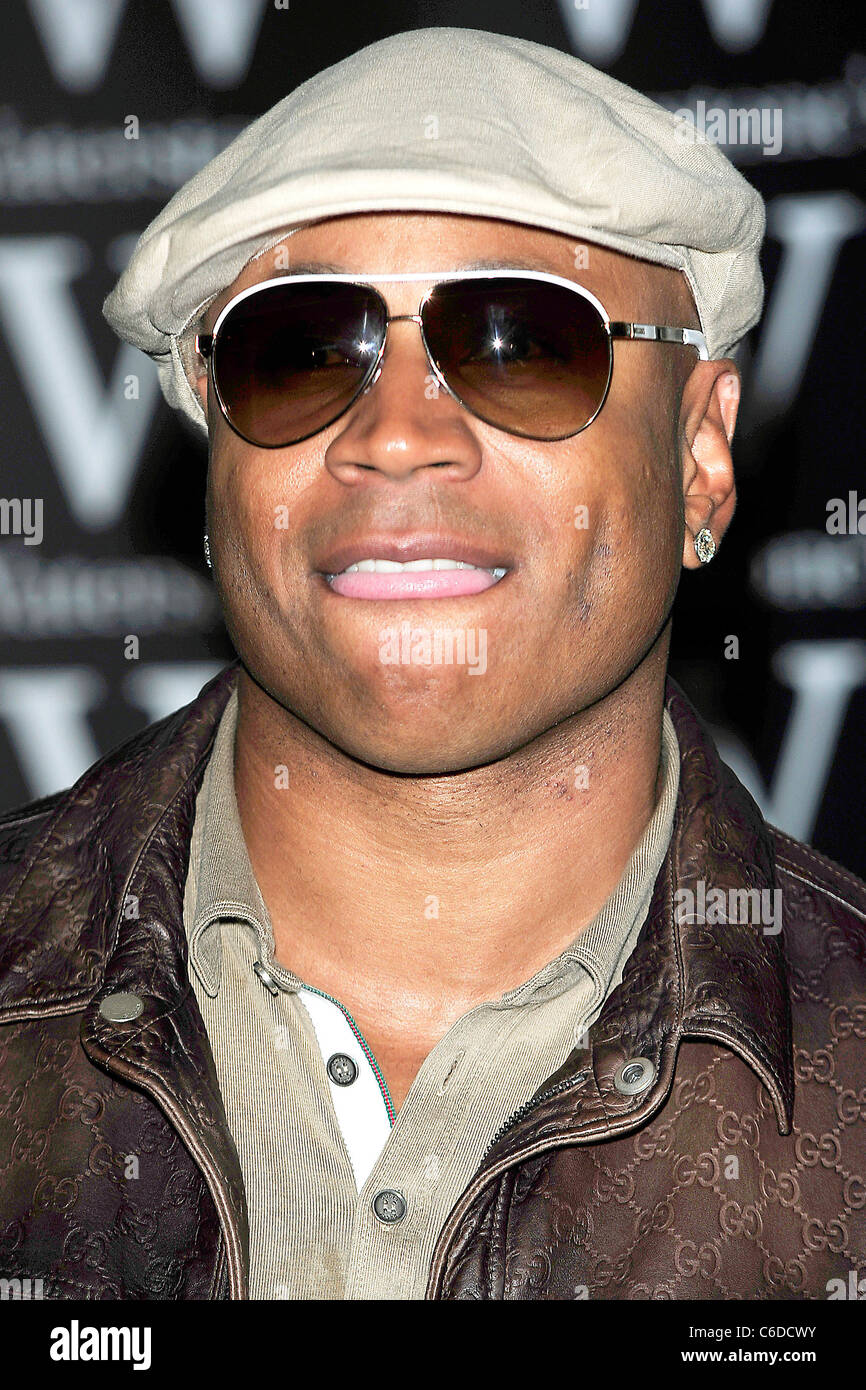 LL Cool J signs copies of his new book 'LL Cool J's Platinum 360 Diet ...