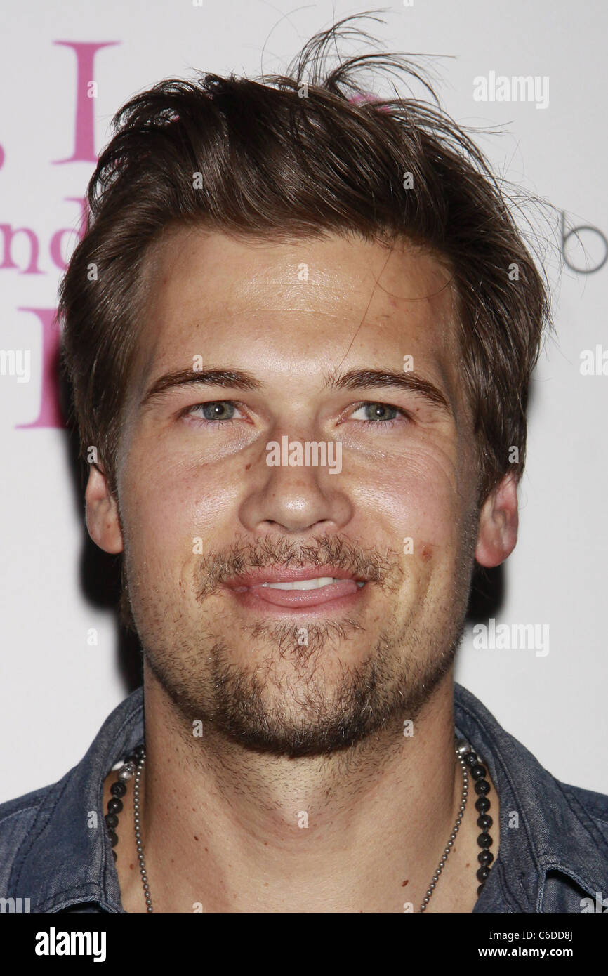Nick Zano And Hilary Duff