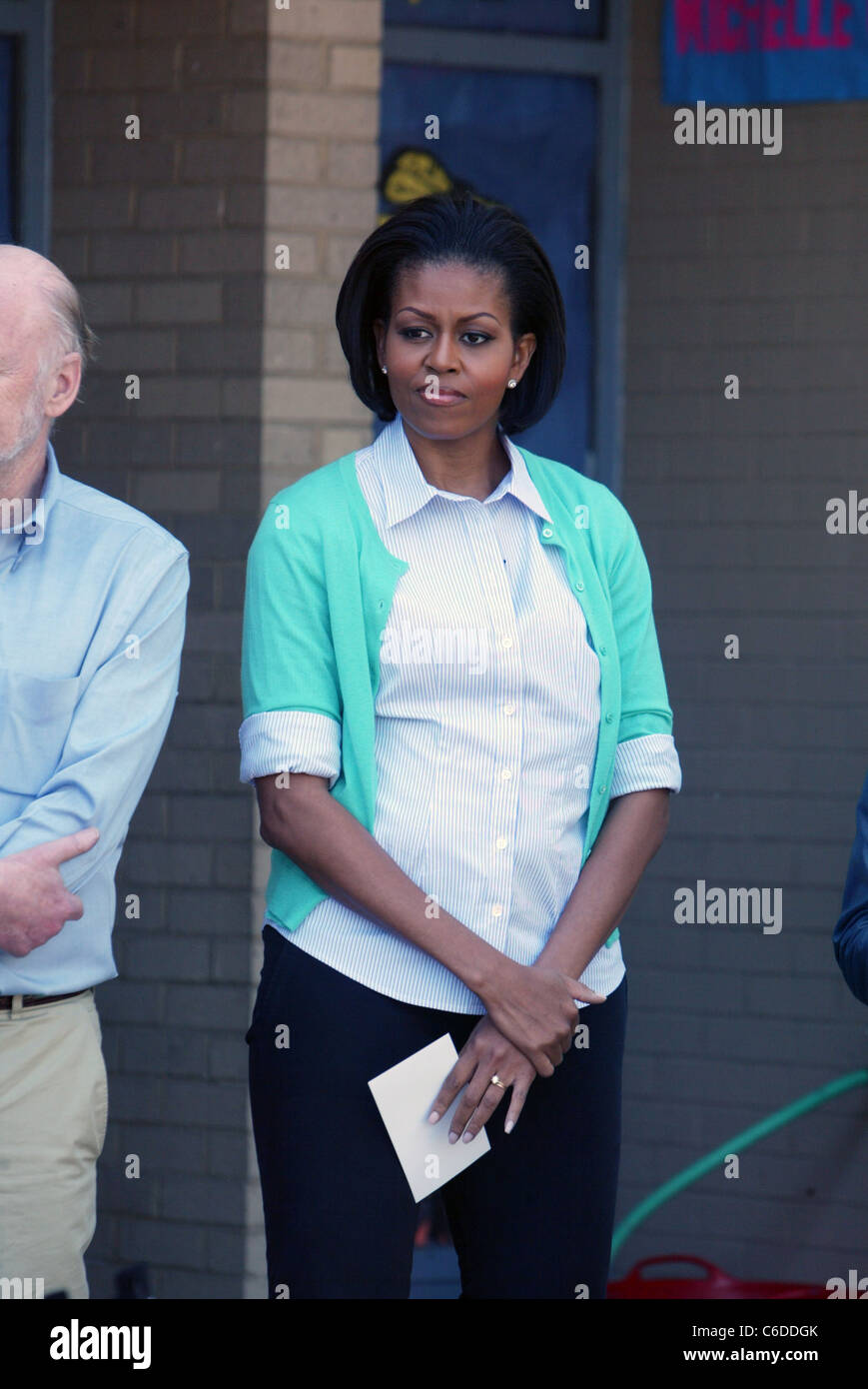 Community youth club and arts center hi-res stock photography and ...