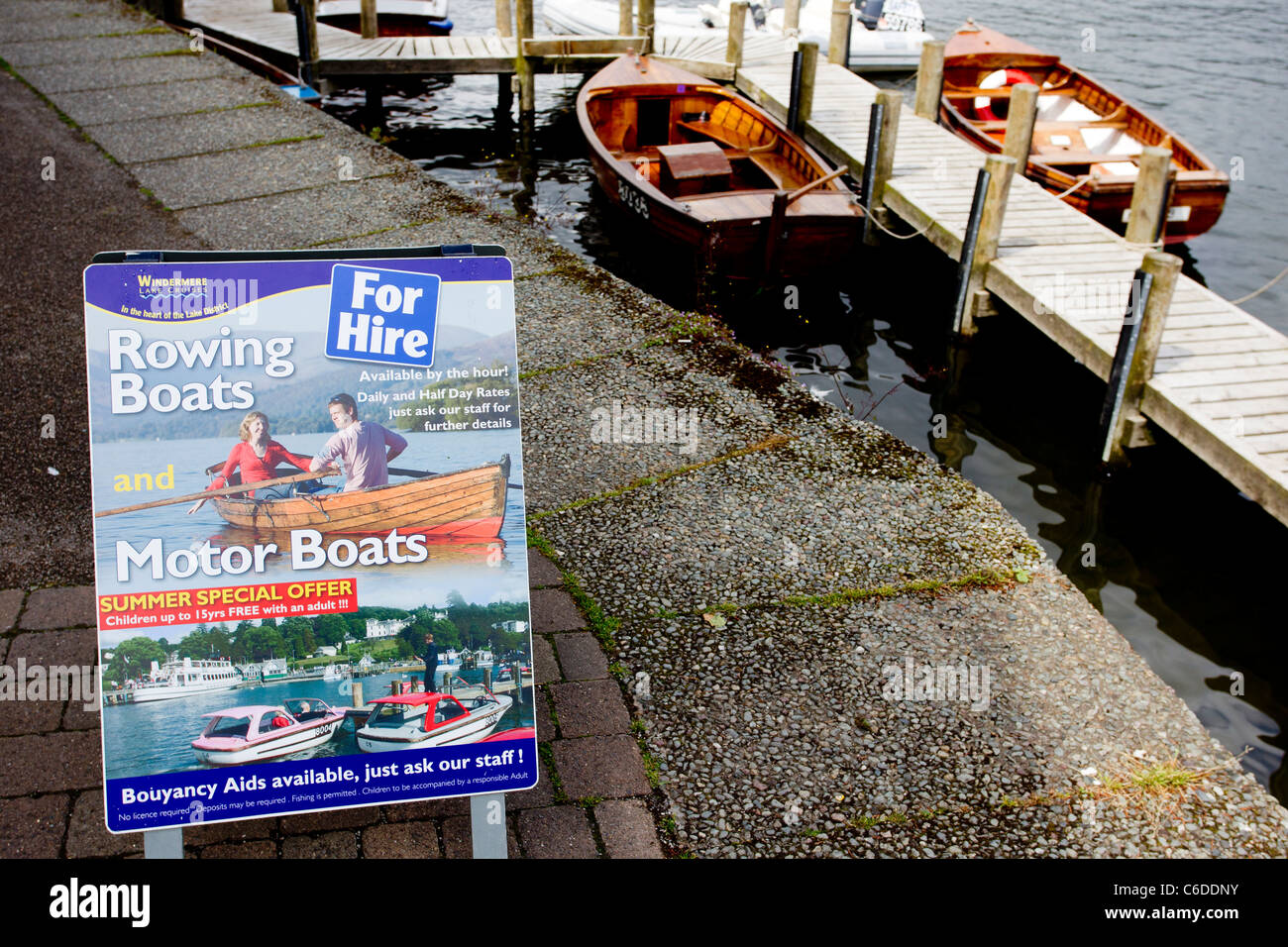 Rowing boats sign hi-res stock photography and images - Alamy