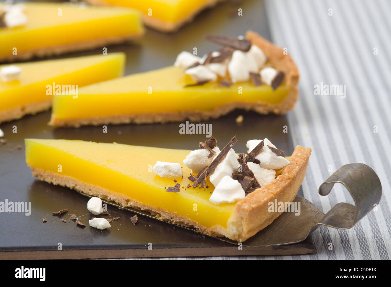 Tile cake hi-res stock photography and images - Alamy