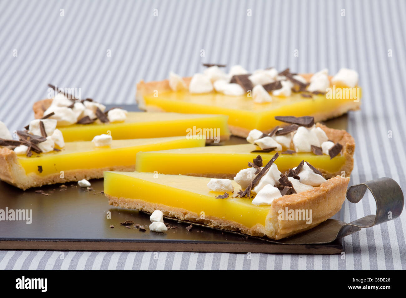 Tile cake hi-res stock photography and images - Alamy