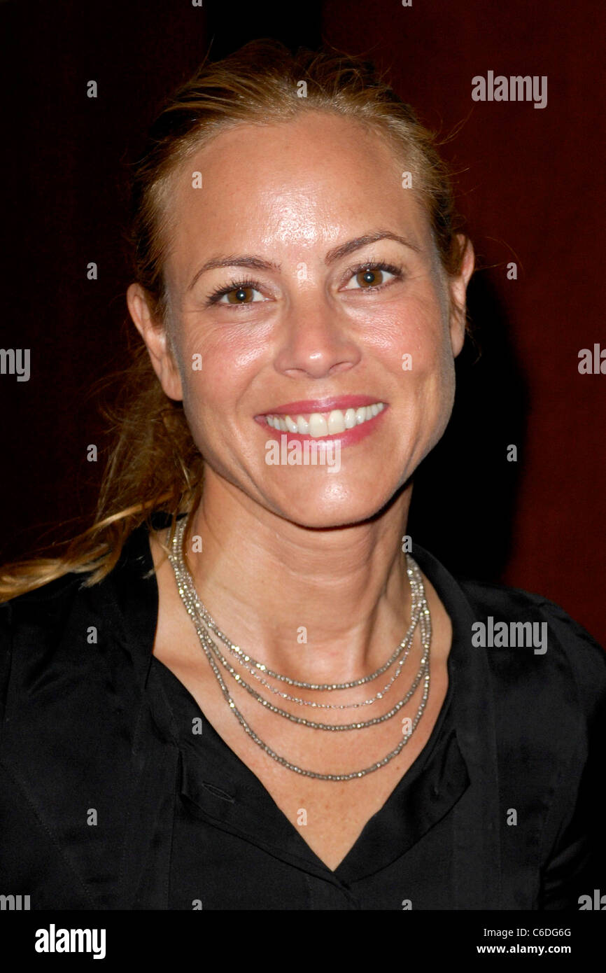 Maria bello attends laanes women hi-res stock photography and images ...