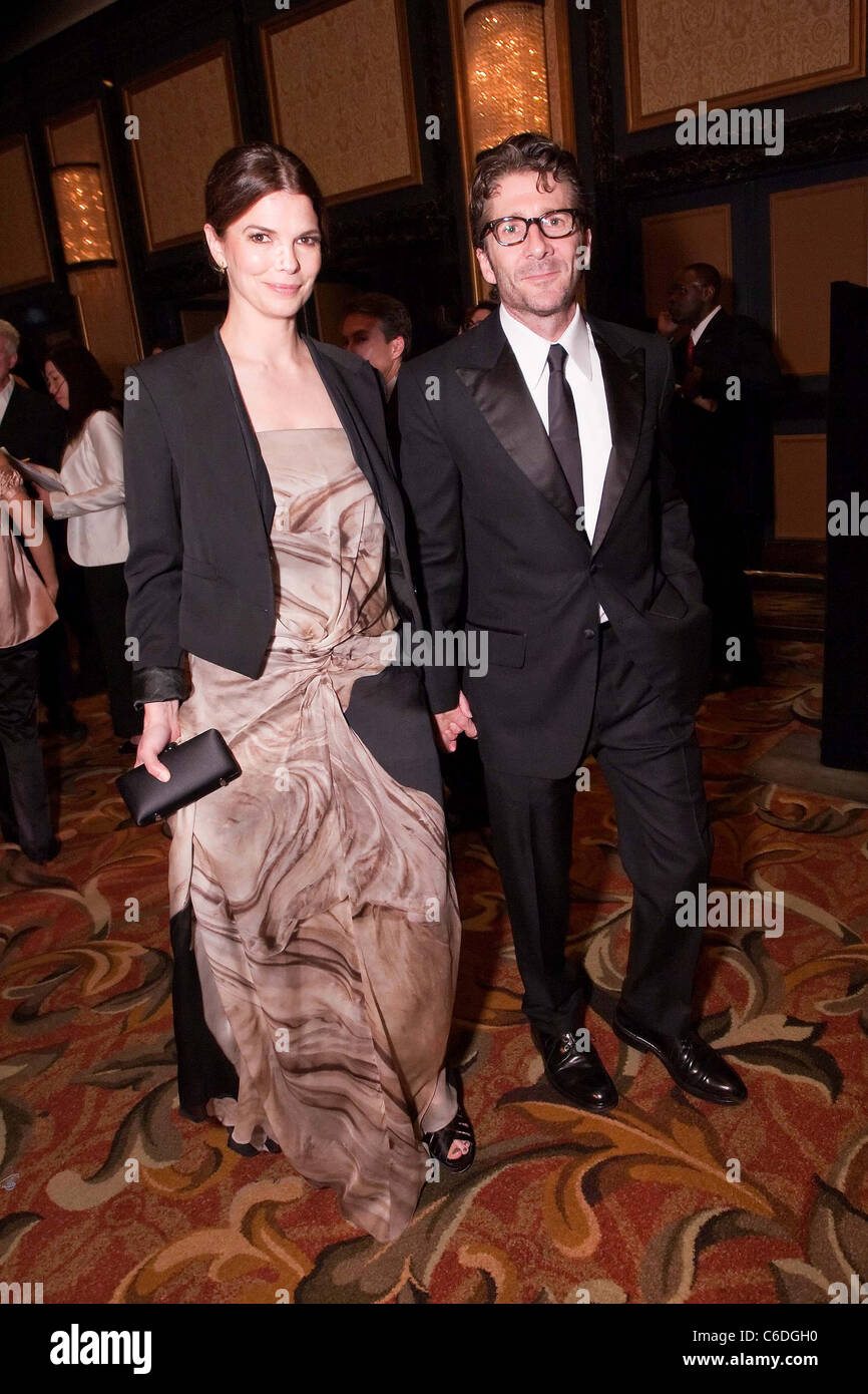 Jeanne tripplehorn and leland orser hi-res stock photography and images ...