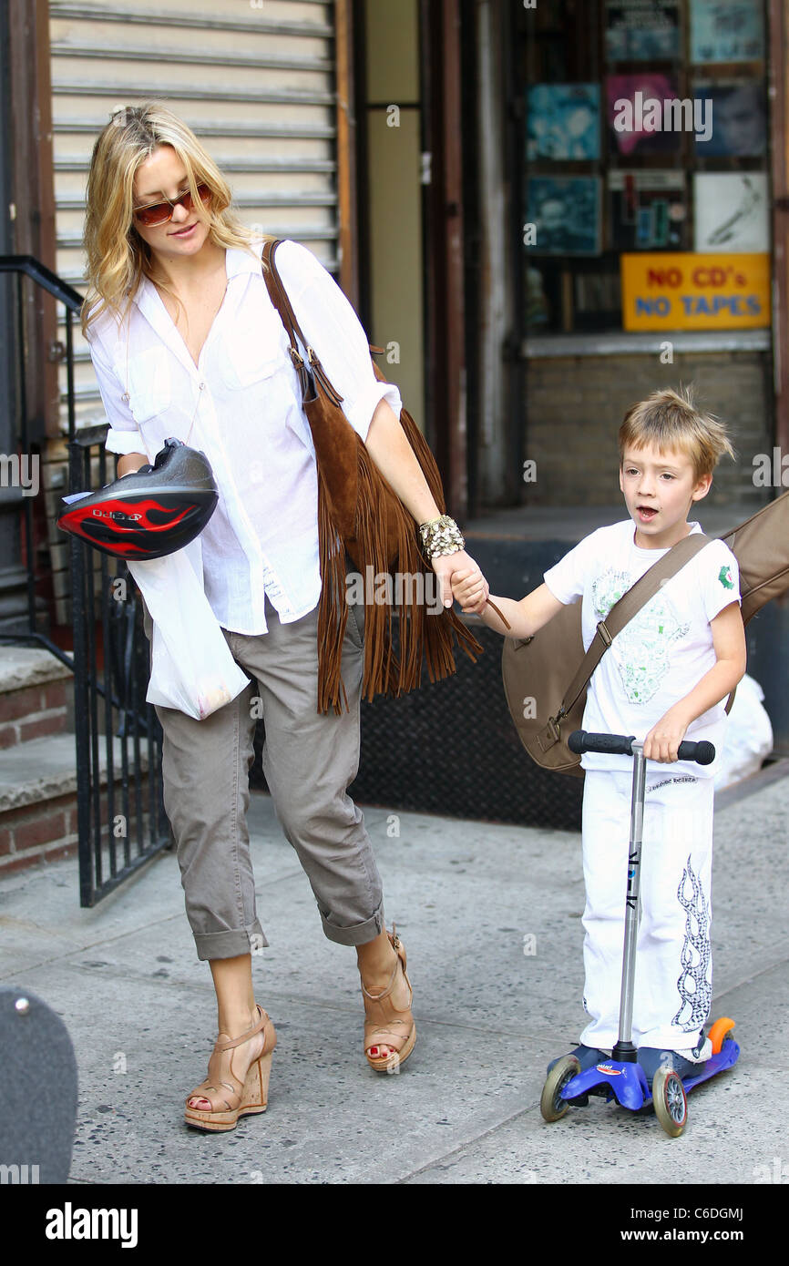 Kate Hudson buys a guitar for her son Ryder Robinson and one for ...