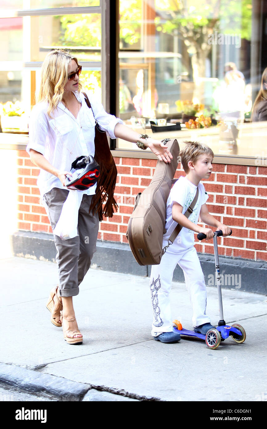Kate hudson and son ryder robinson hi-res stock photography and images ...