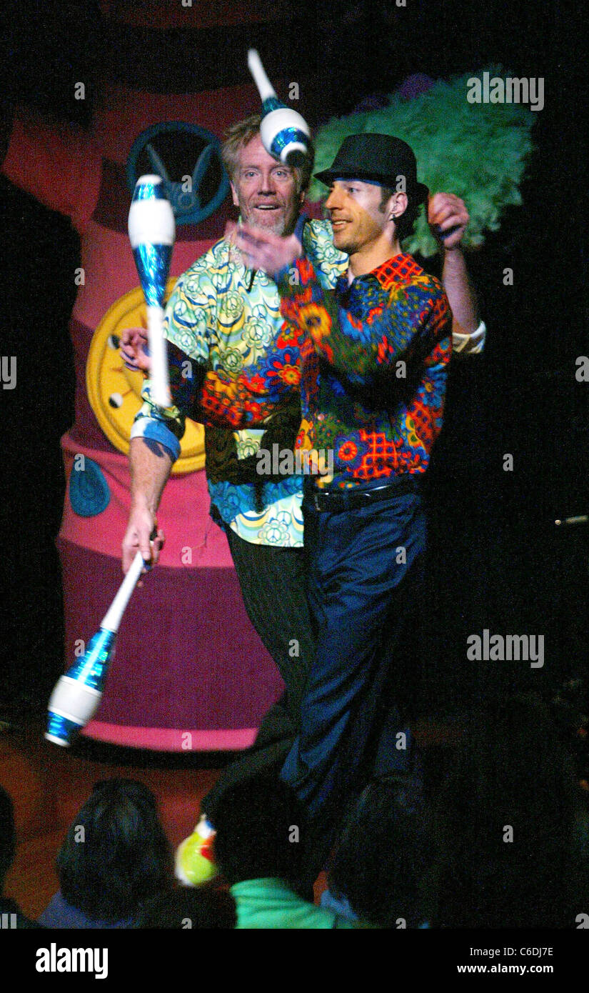 Sippy cups hi-res stock photography and images - Alamy