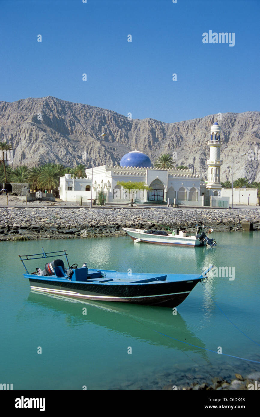 Blick auf Fischerboote im Hafen vom Khasab, View to the harbor, fishing ...