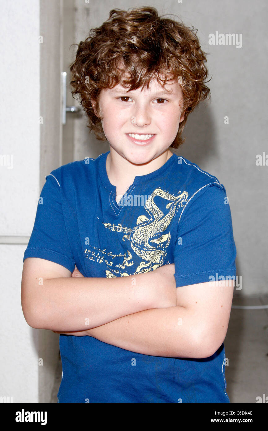 Nolan Gould Lollipop Theatre 2nd Annual Game Day at Nickelodeon ...