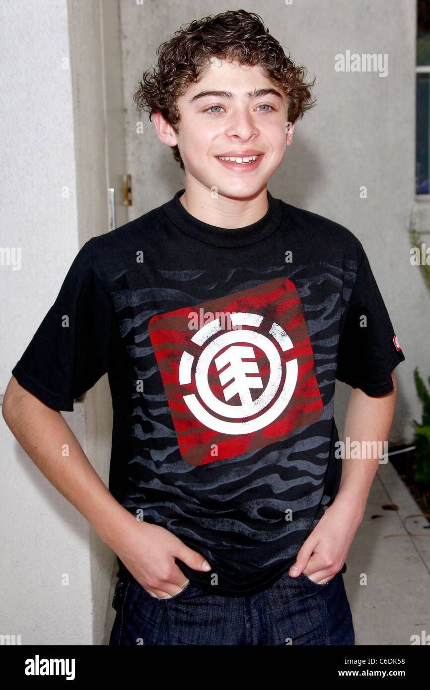 Ryan Ochoa Lollipop Theatre 2nd Annual Game Day at Nickelodeon ...