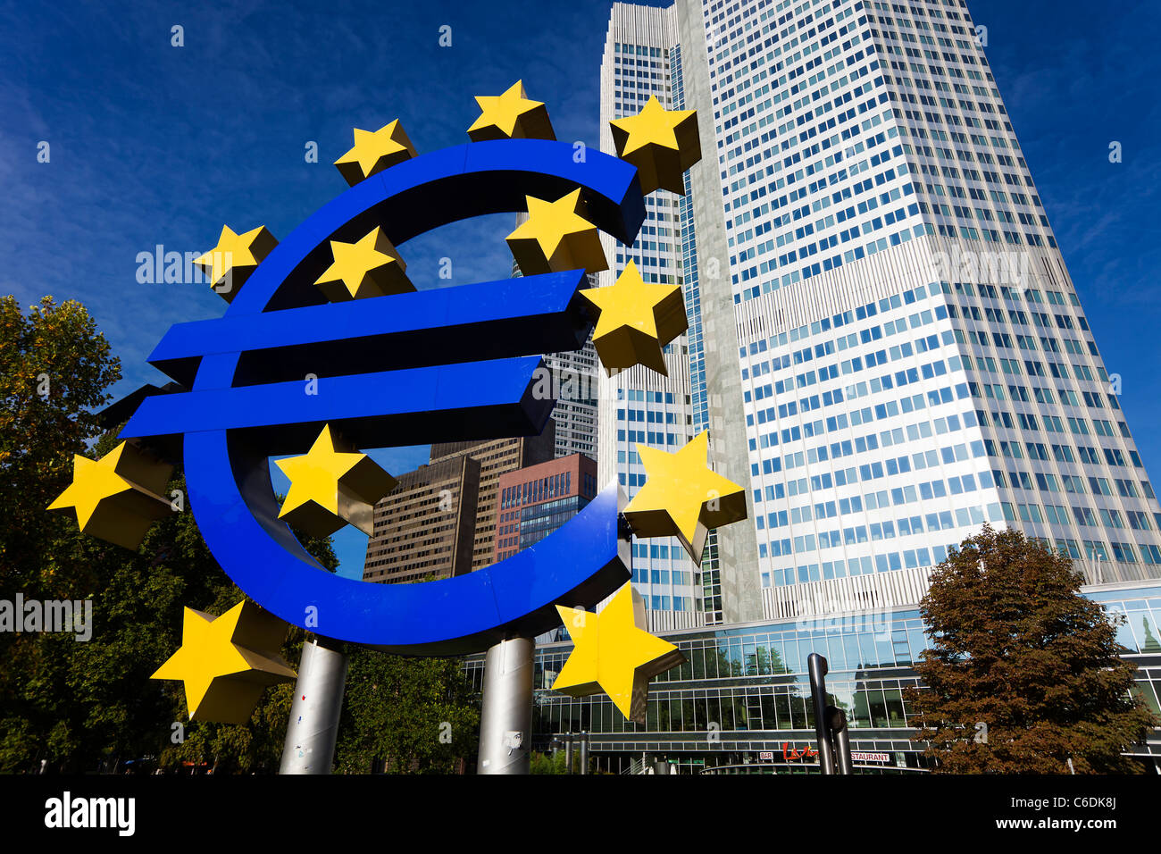 Euro symbol hi-res stock photography and images - Alamy