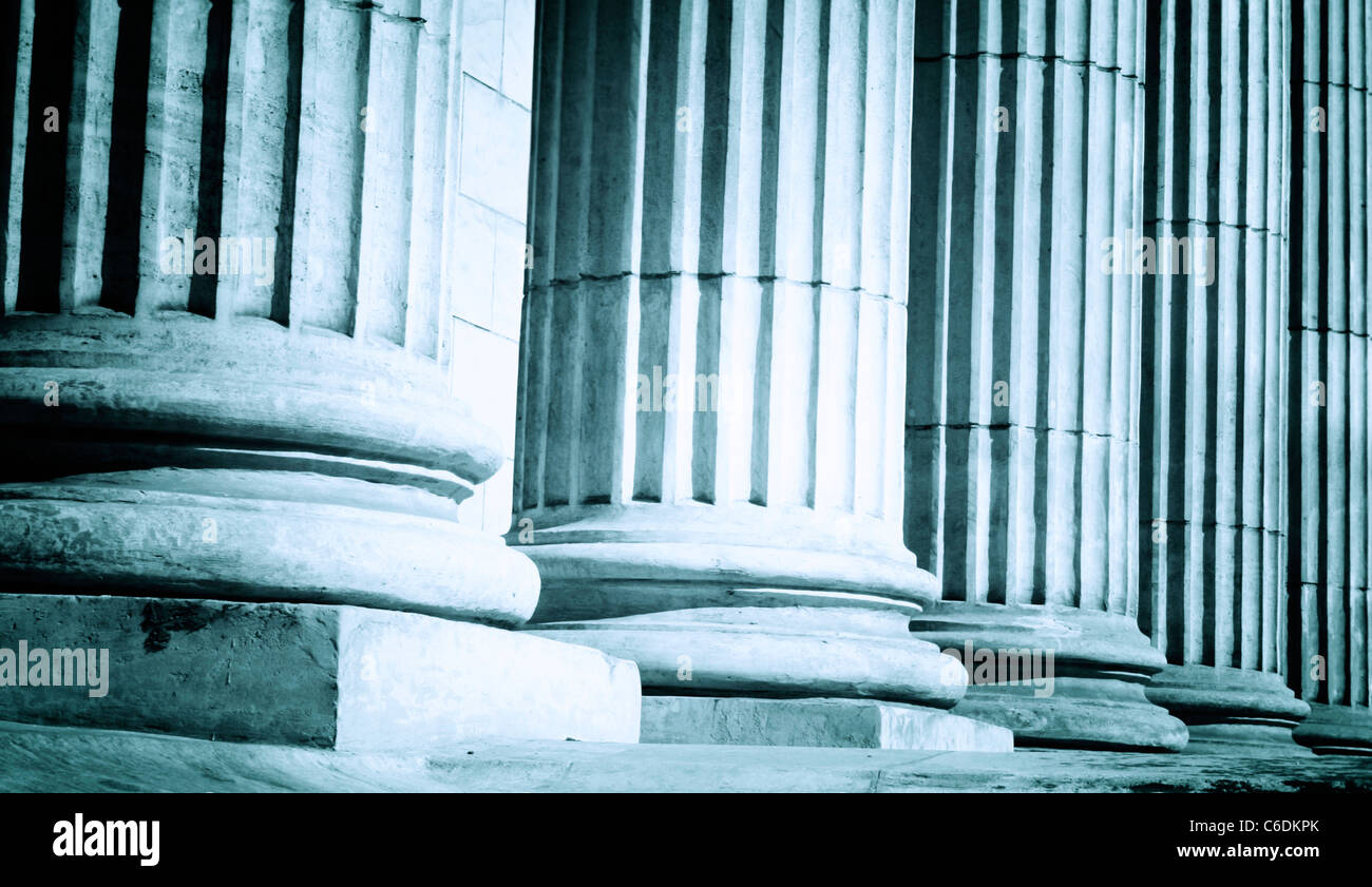 Column mythical memorial statue hi-res stock photography and images - Alamy