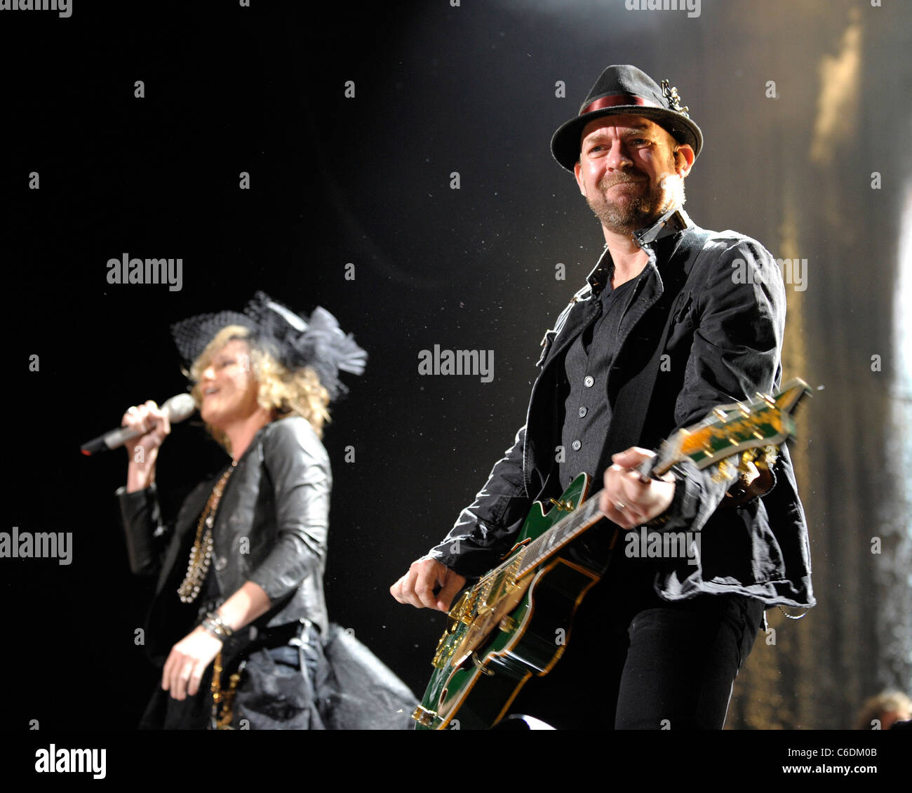 Jennifer Nettles and Kristian Bush Sugarland performing live on stage ...