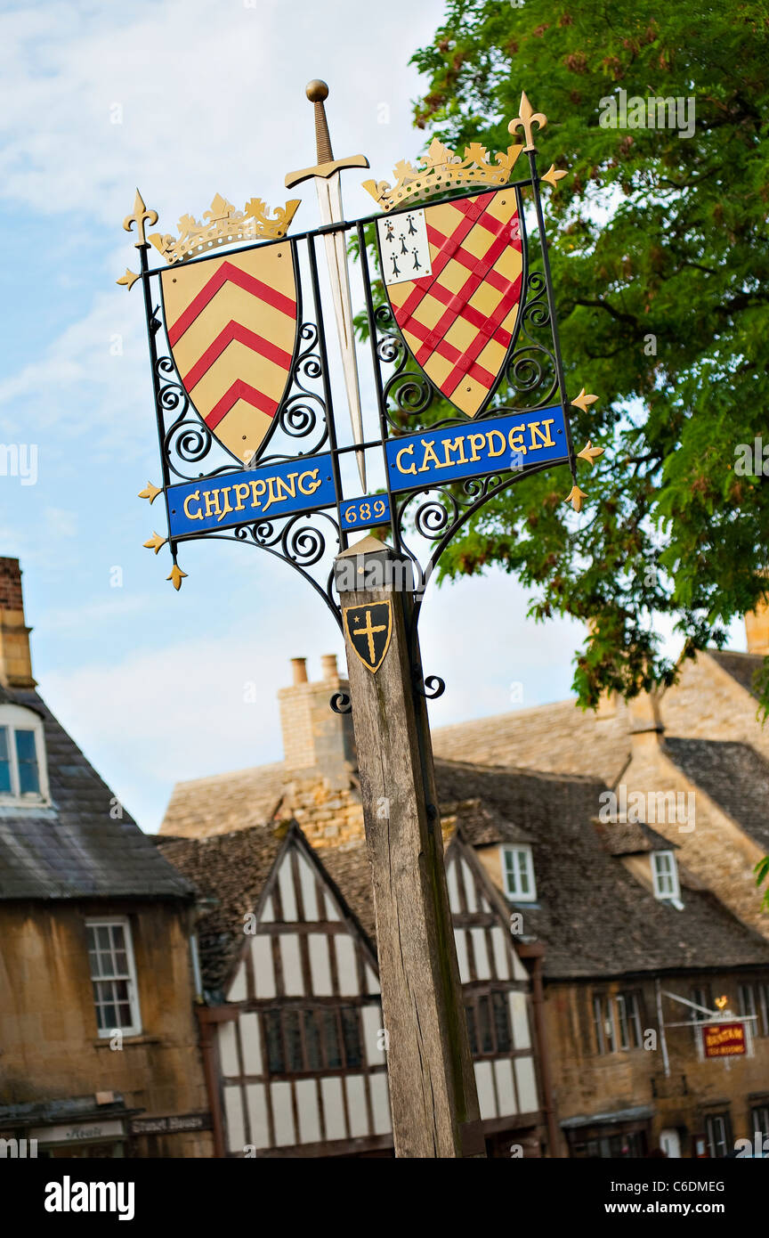 Old english town sign hi-res stock photography and images - Alamy