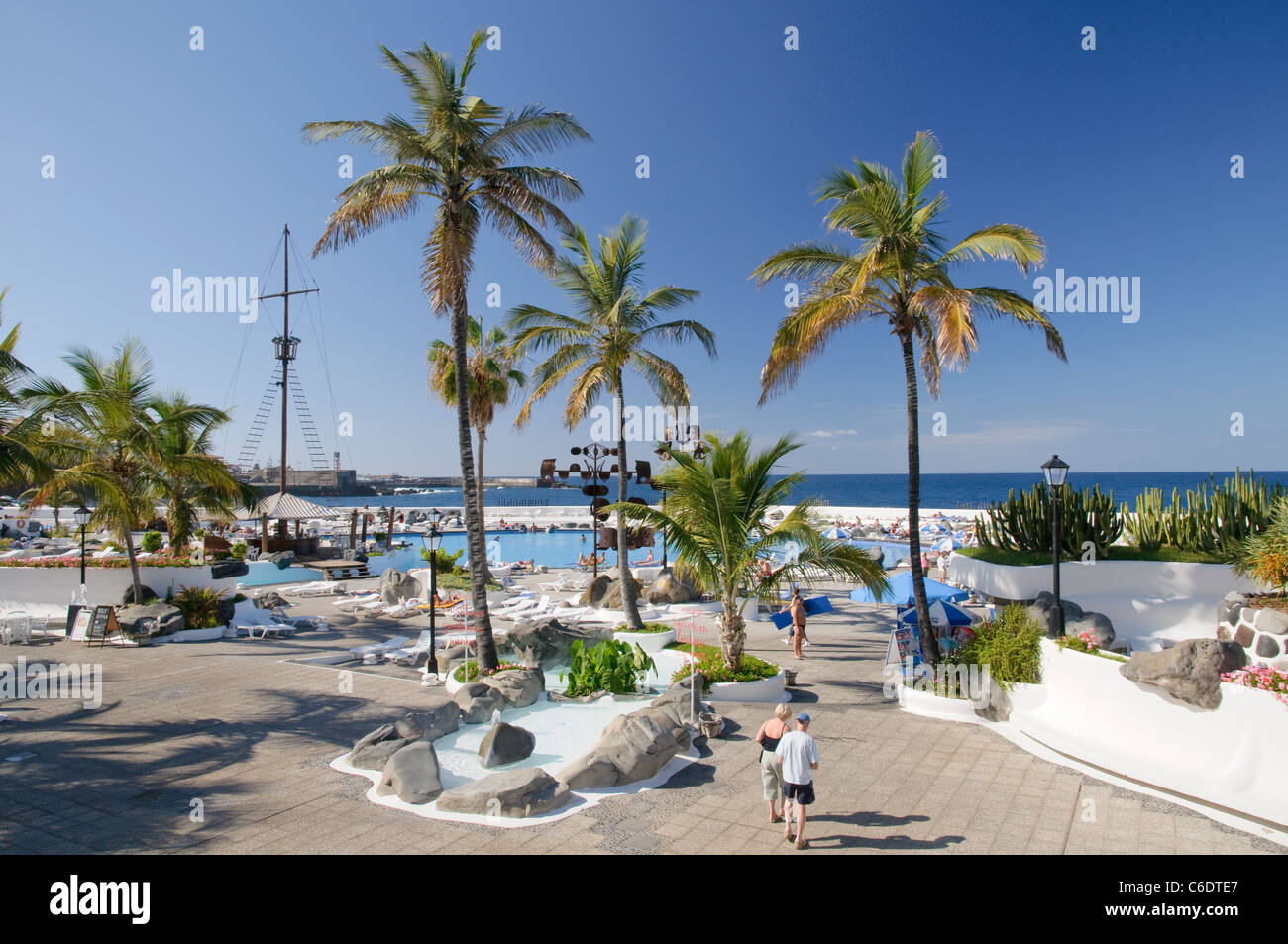 Lago de Martianez, seawater swimming pool, Puerto de la Cruz, Tenerife ...