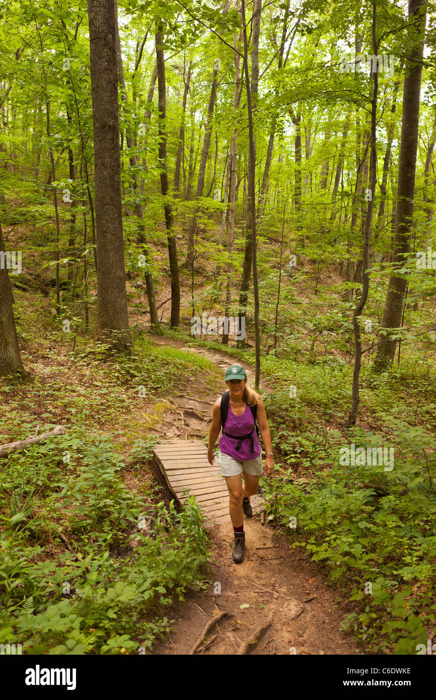 Woman mountain trail hi-res stock photography and images - Alamy