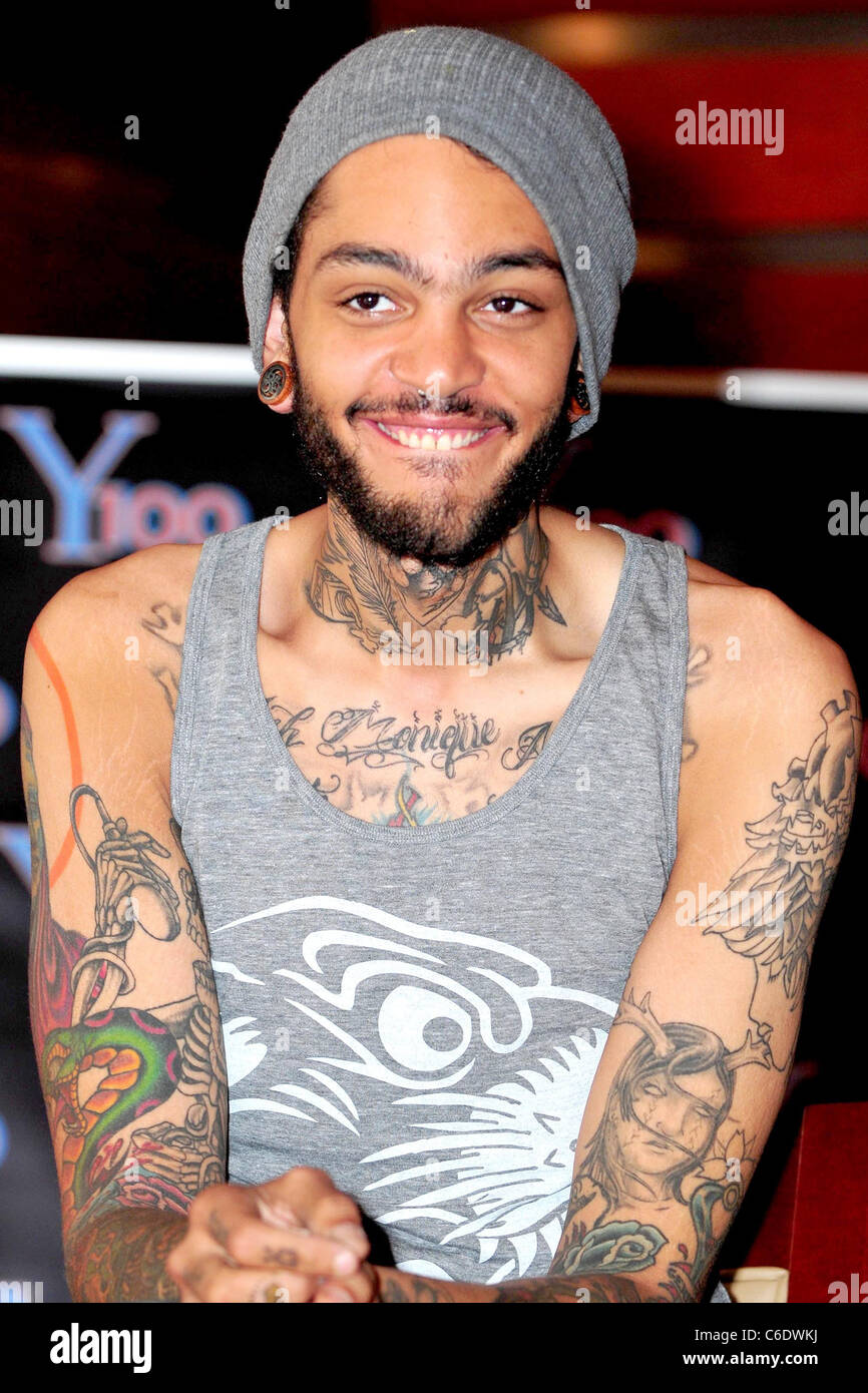 Travie McCoy aka Travis McCoy Y-100 meet and greet event held at the ...