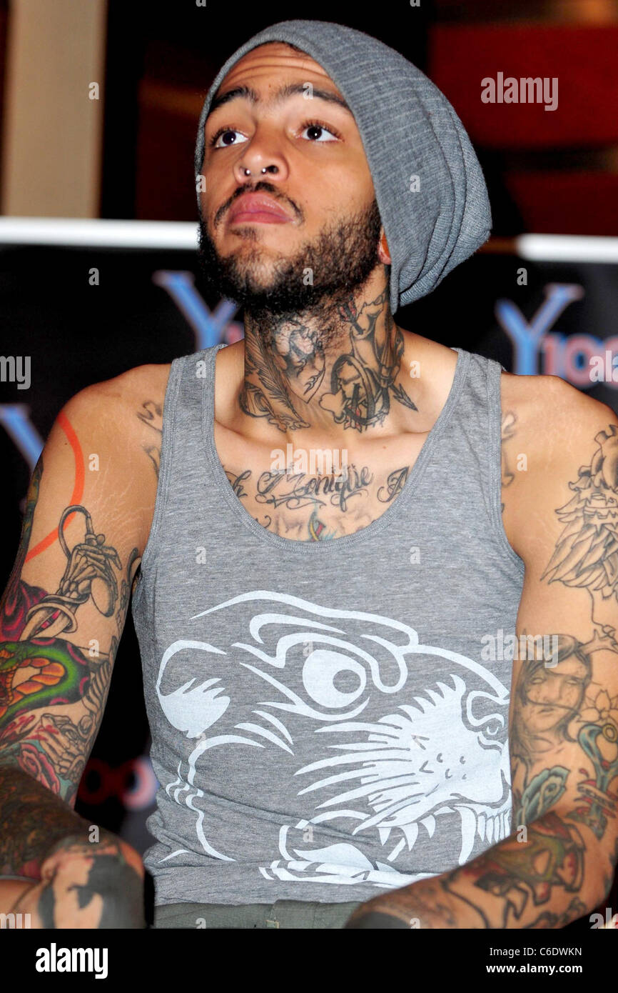Travie McCoy aka Travis McCoy Y-100 meet and greet event held at the ...