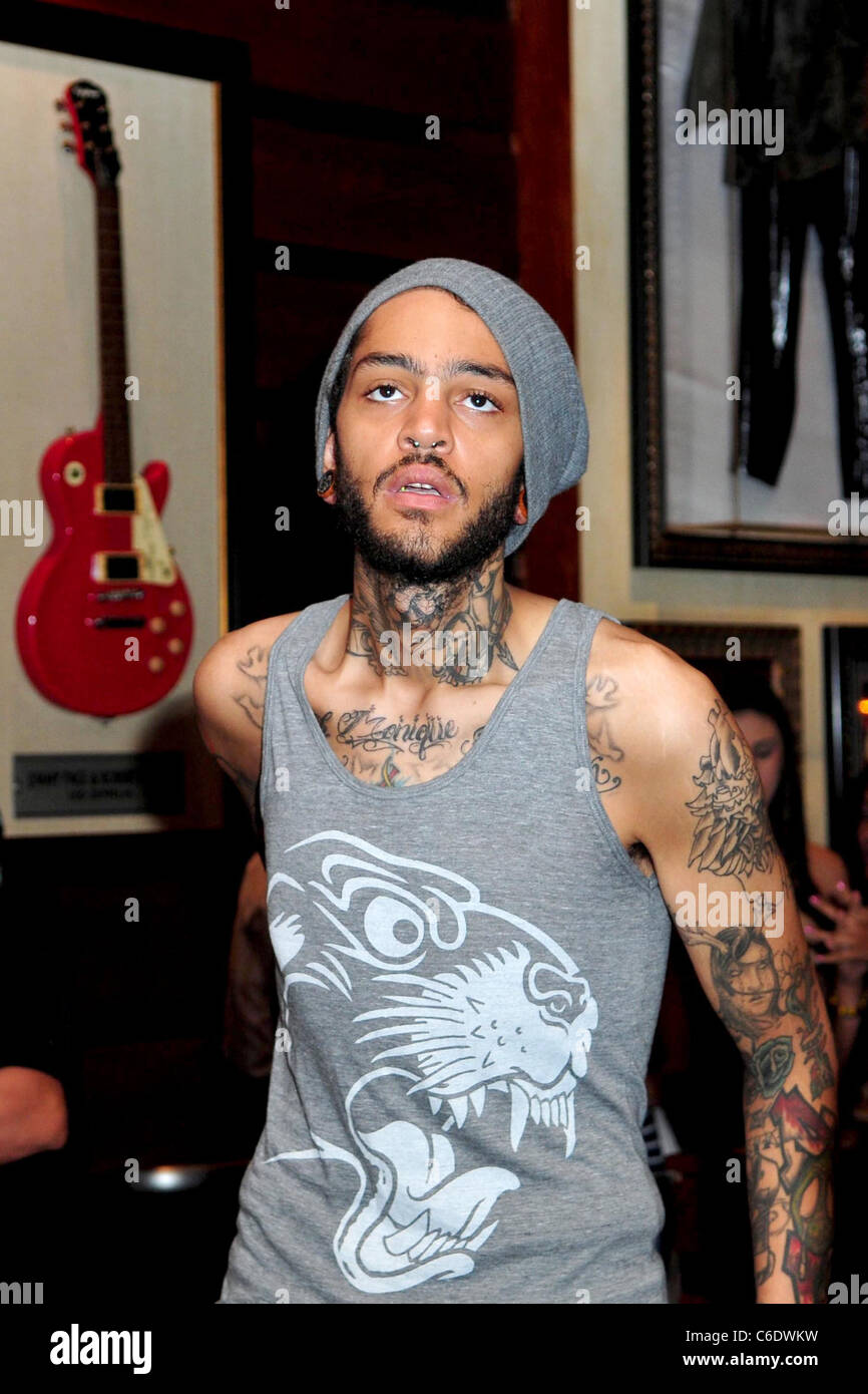 Travie McCoy aka Travis McCoy Y-100 meet and greet event held at the ...