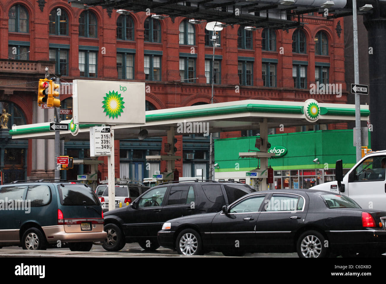 Angry New Yorkers are showing their fury over the Gulf of Mexico oil ...