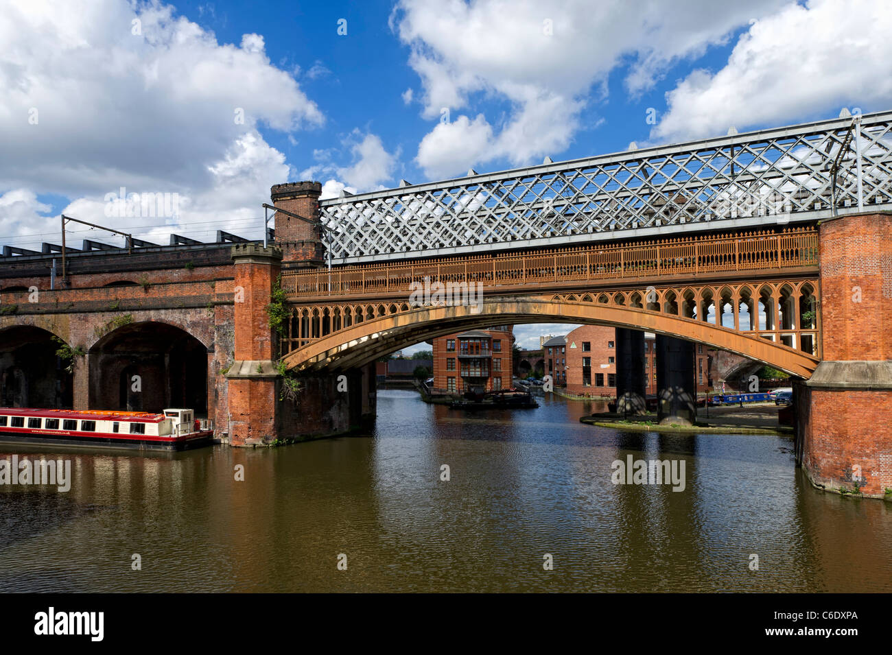 Rail bridge spanning the Bridgewater Canal in central Manchester Stock ...