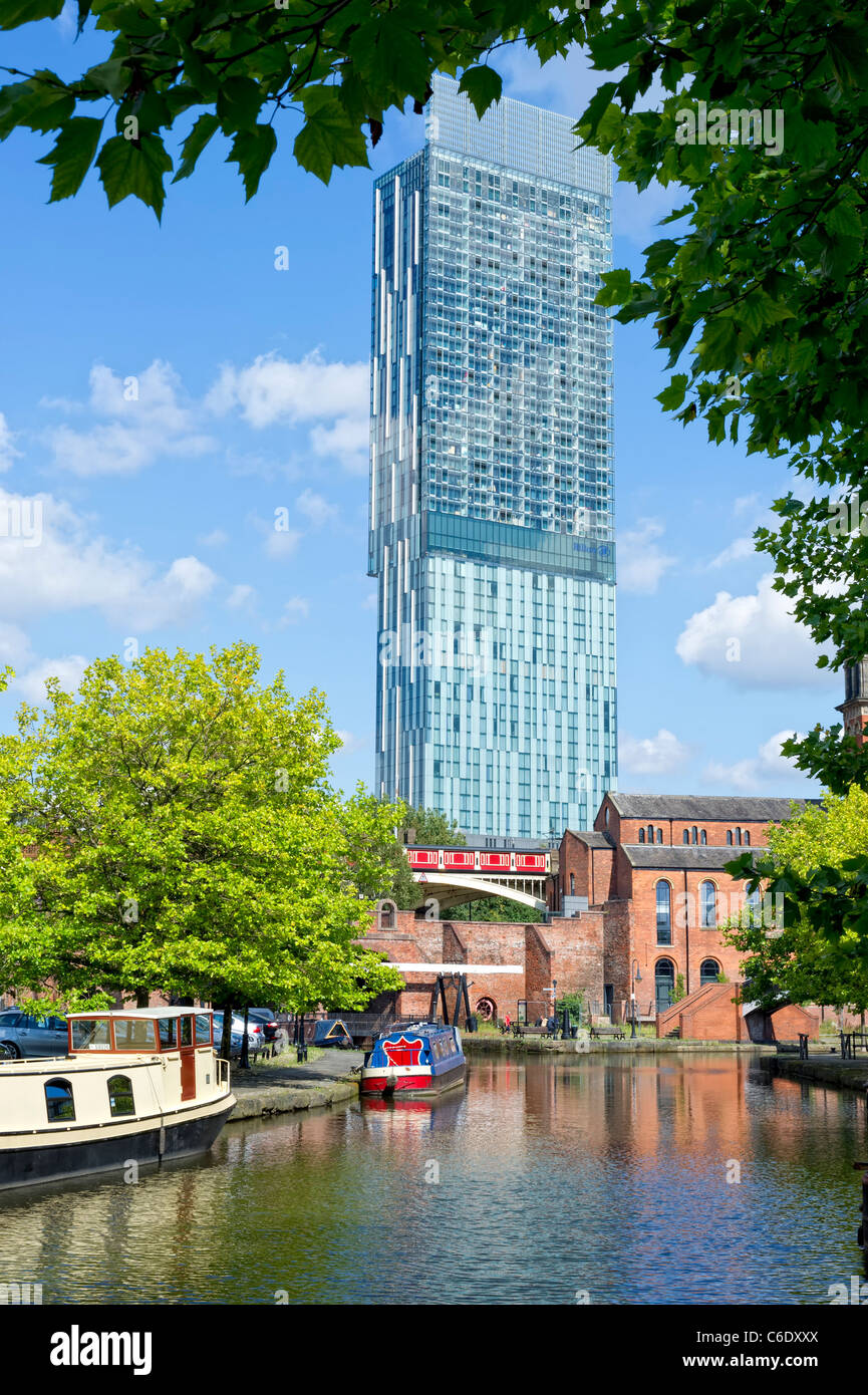Manchester narrow boats hi-res stock photography and images - Alamy