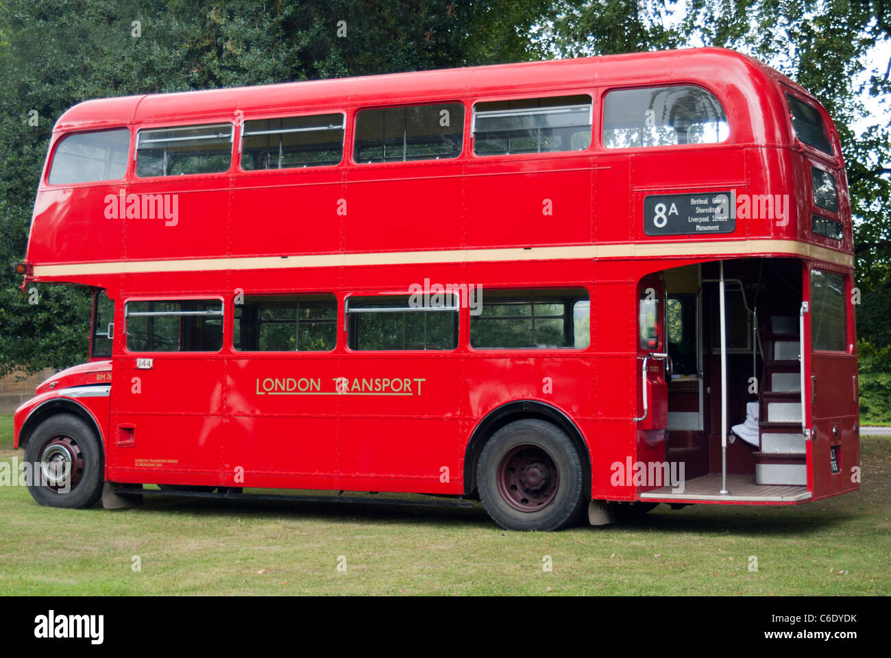 Number 8a bus hi-res stock photography and images - Alamy