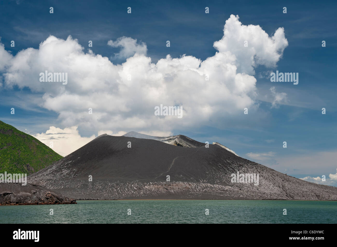Tavurvur Active Volcano Erupting Steam, Smoke and Ash. Rabaul, East New ...