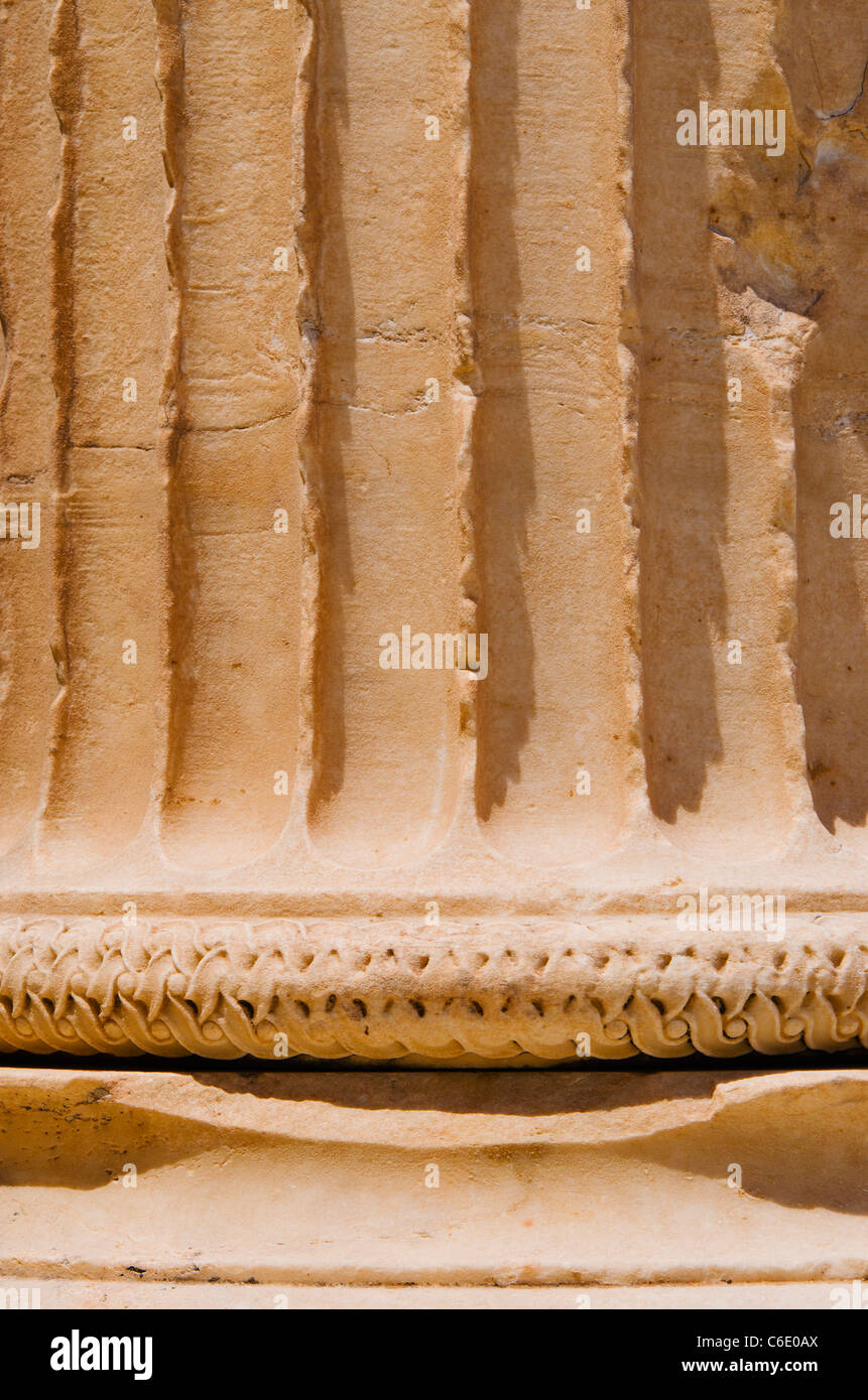 Doric column hi-res stock photography and images - Alamy