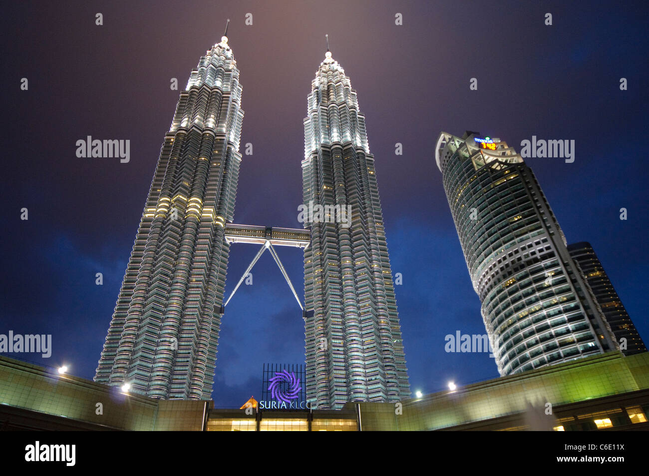 Petronas logo hi-res stock photography and images - Alamy
