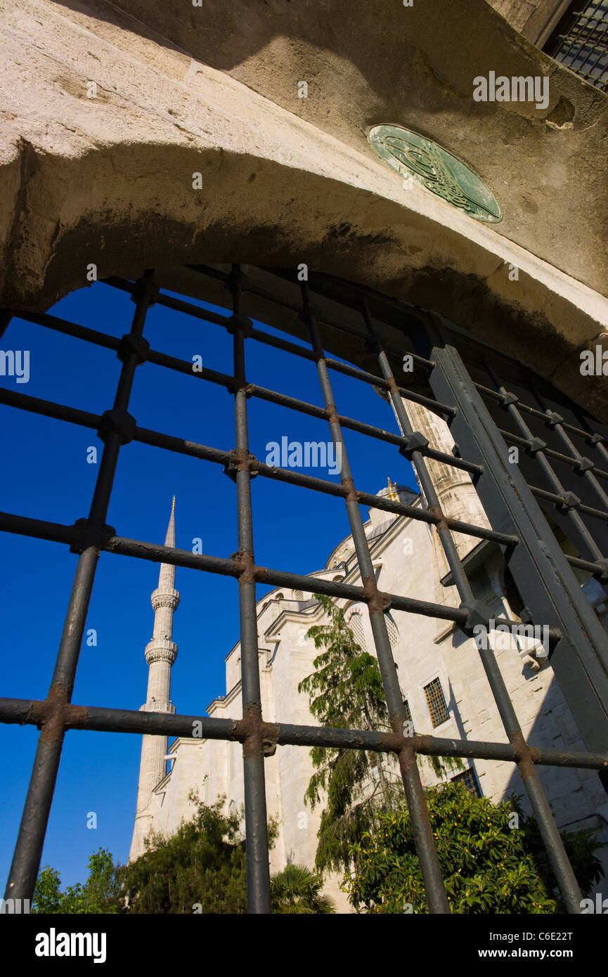 Mosque gate hi-res stock photography and images - Alamy