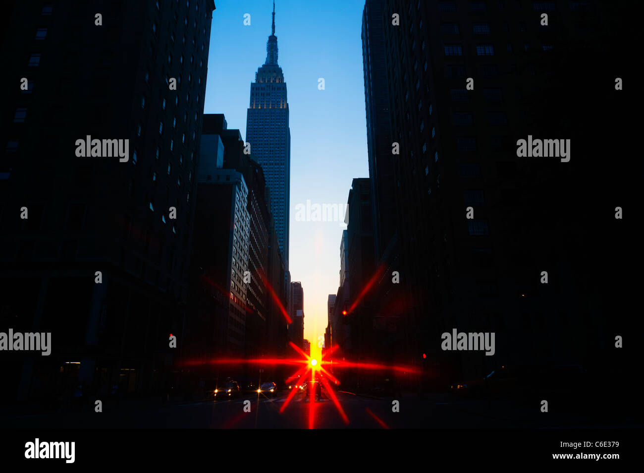 Manhattanhenge hi-res stock photography and images - Alamy