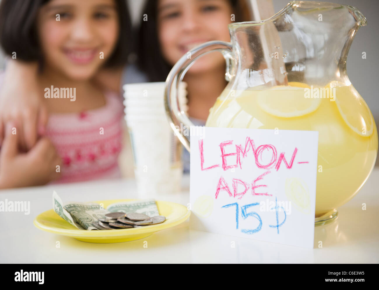 Children selling lemonade hi-res stock photography and images - Alamy