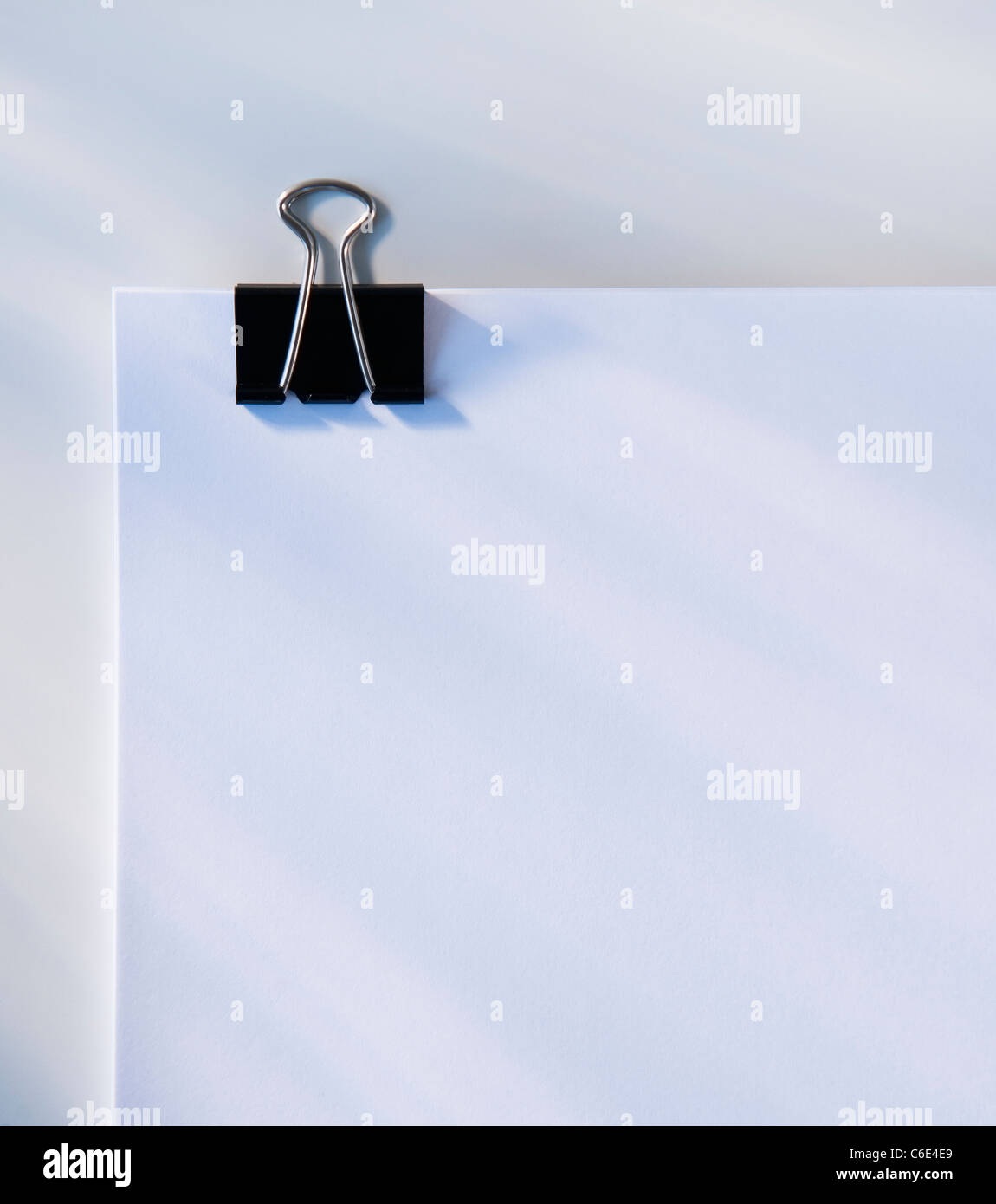 Paper clip hi-res stock photography and images - Alamy