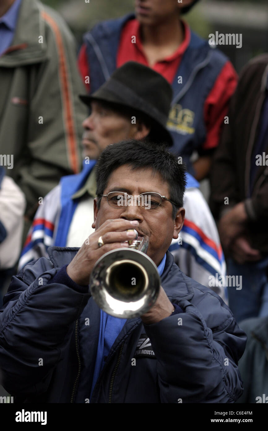Indian man playing trumpet hi-res stock photography and images - Alamy