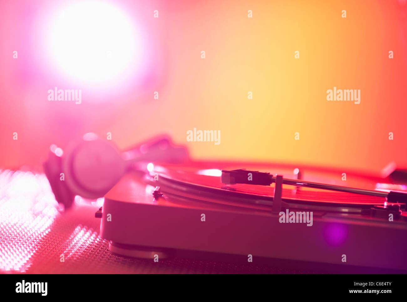 Pink turntable hi-res stock photography and images - Alamy
