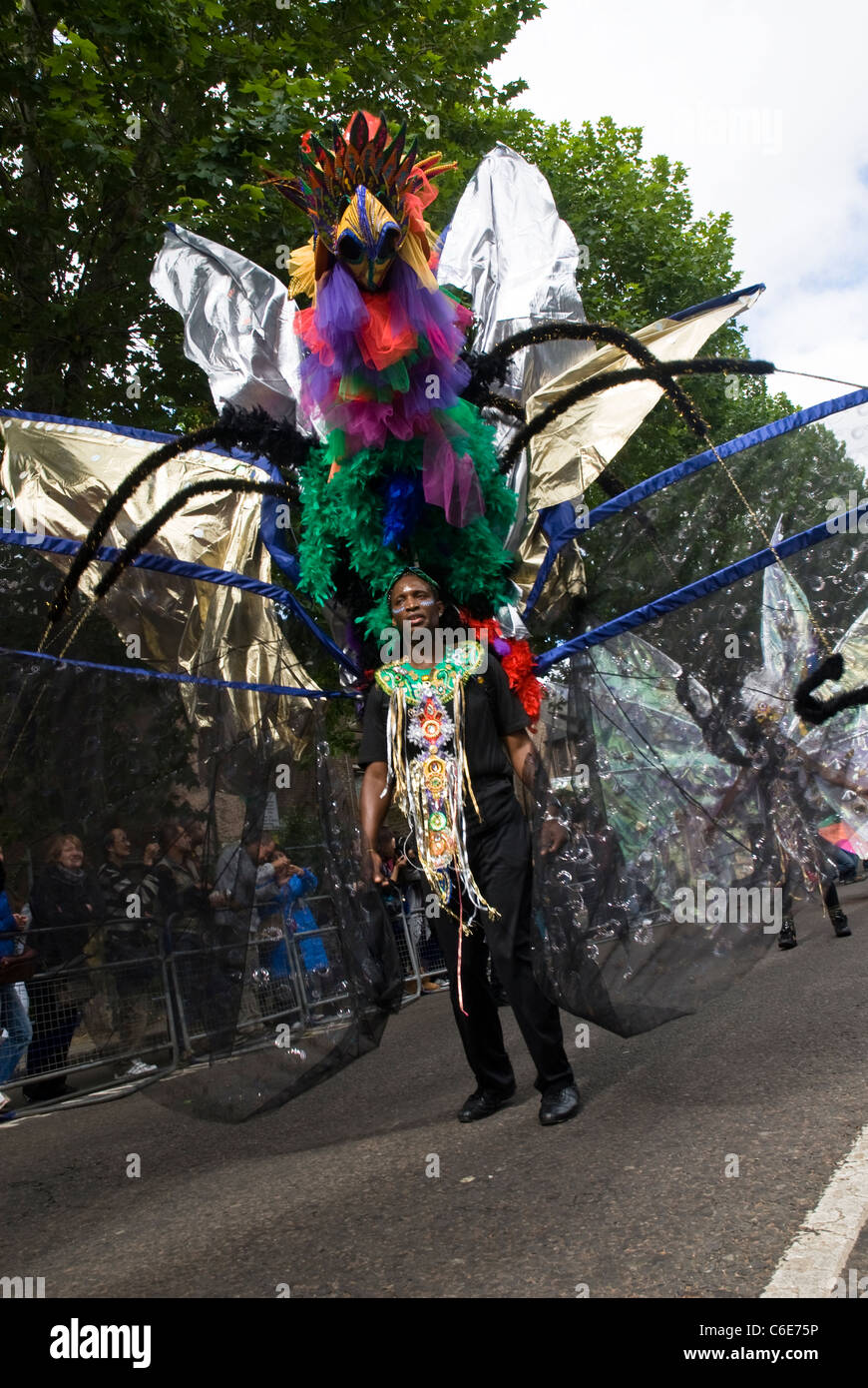 Performer from the Sunshine International float at the Notting Hill ...