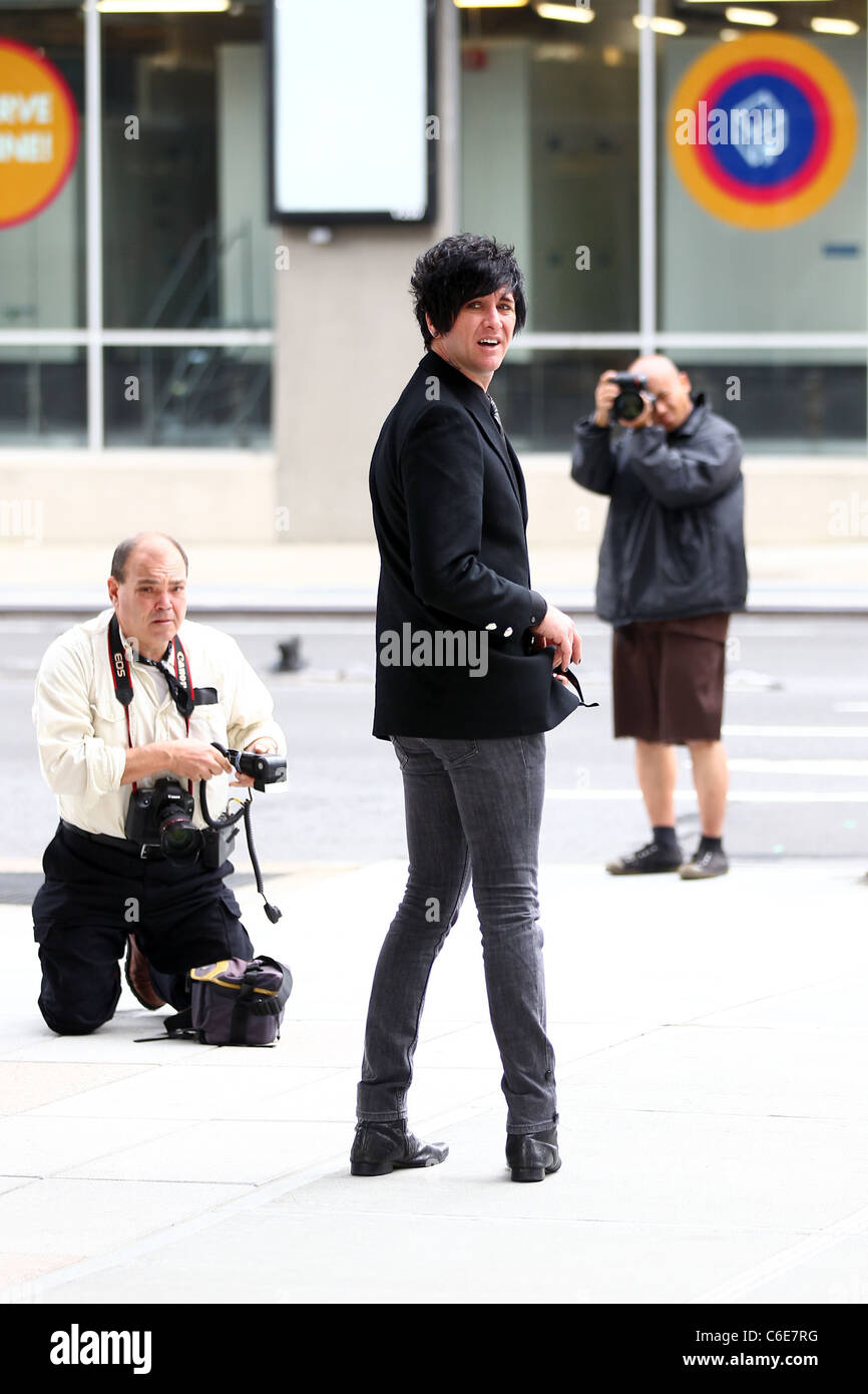 Winner of 'Project Runway Season 7' Seth Aaron Henderson poses for a ...