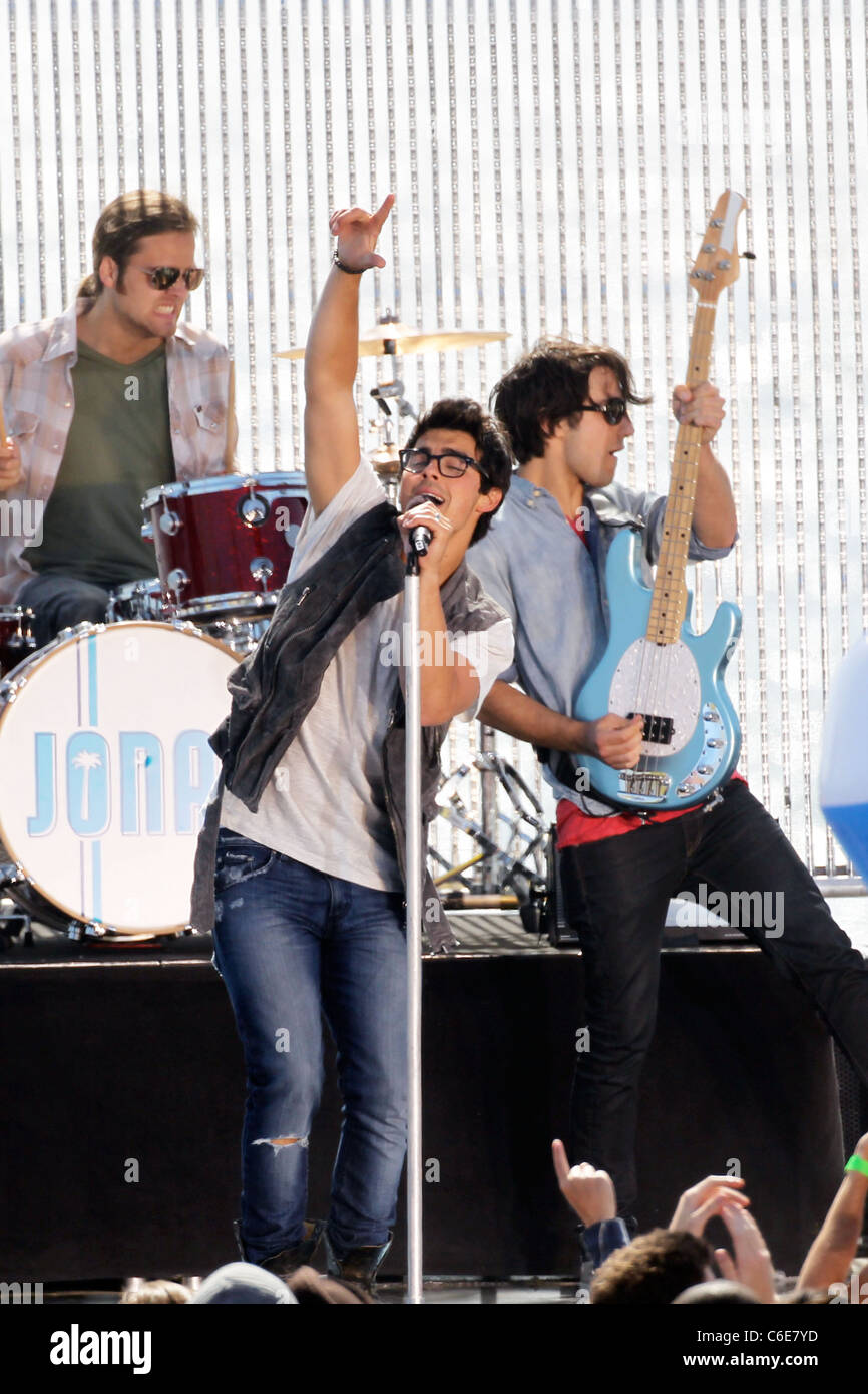 Joe Jonas The Jonas Brothers on the set of their new music video in the ...