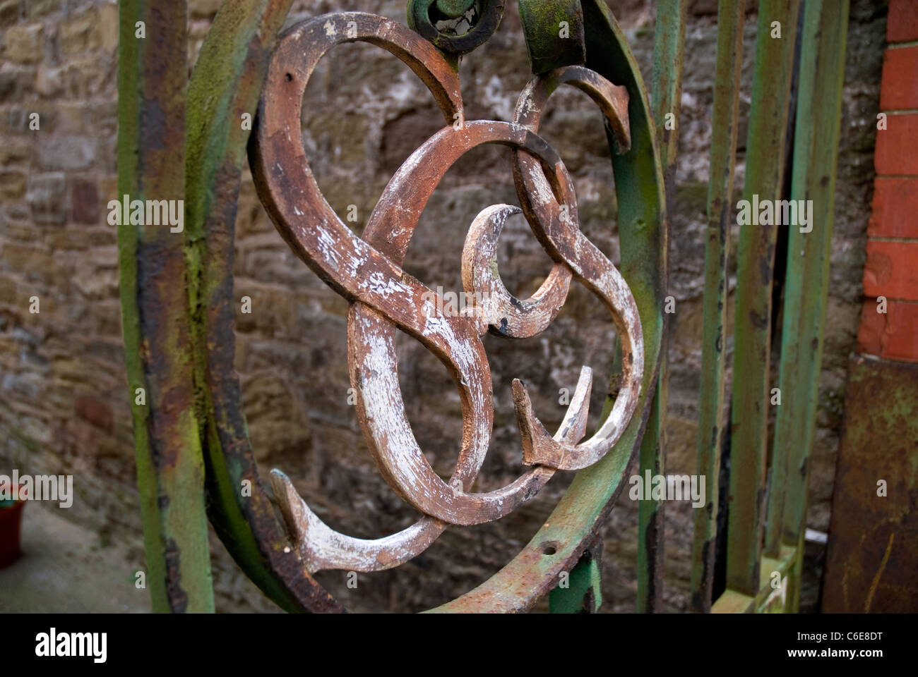 SCS badge of front gate, Ludlow, Shropshire, UK Stock Photo - Alamy