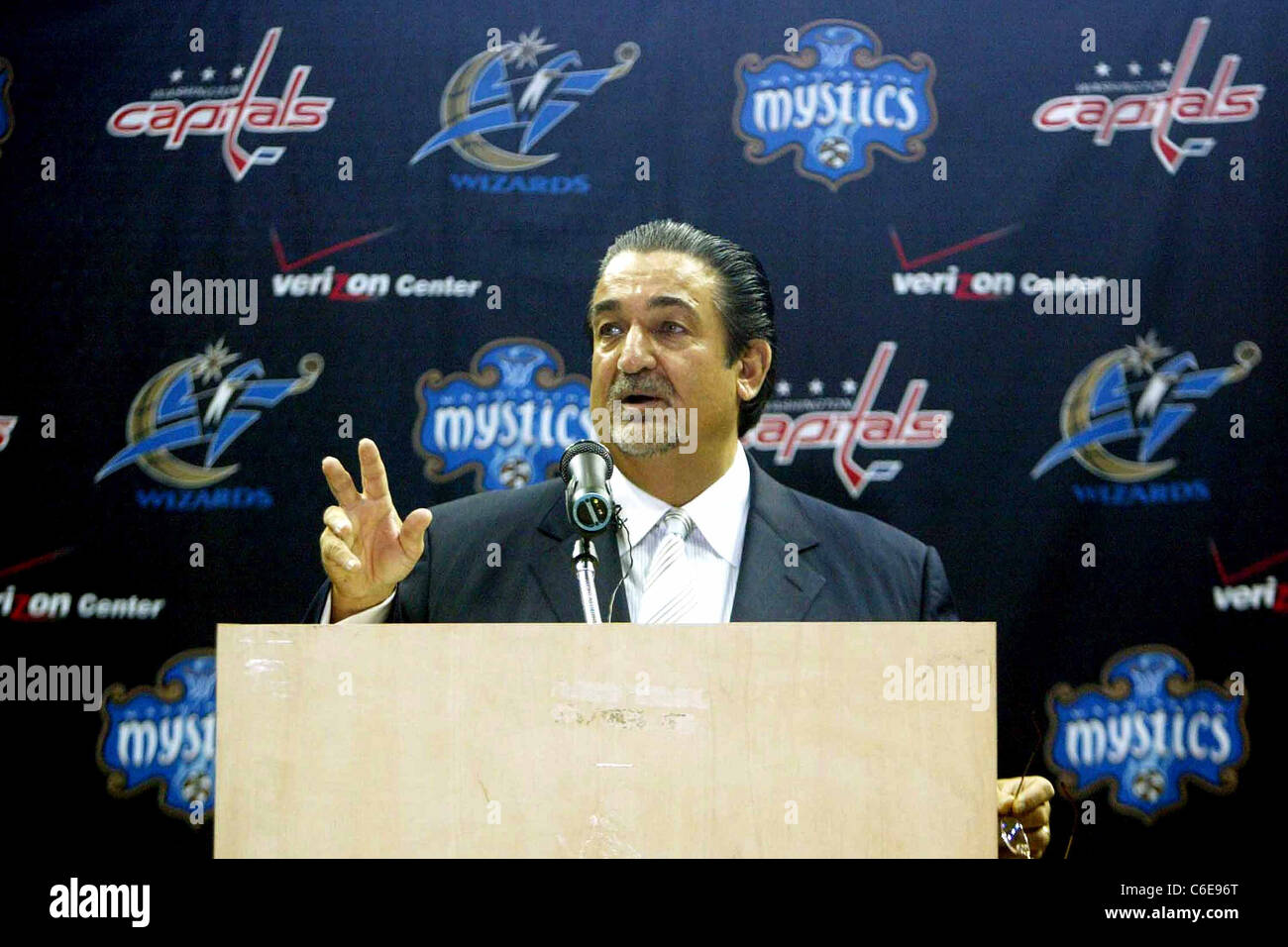 Ted leonsis hi-res stock photography and images - Alamy