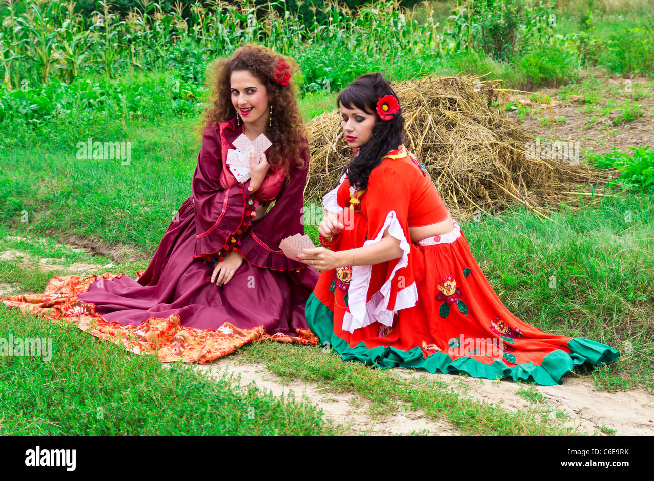 Two gypsy women hi-res stock photography and images - Alamy